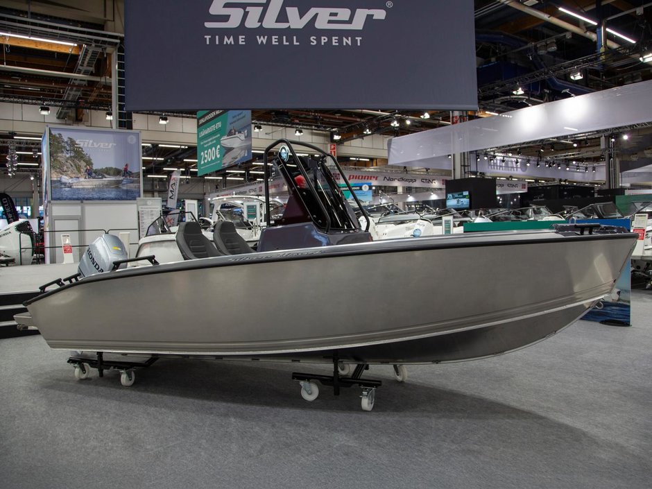 Silver Hawk SCX - UUDIS 2025 - BoatWorld